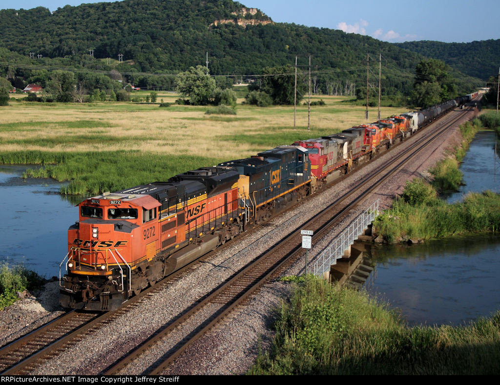 BNSF 9272
